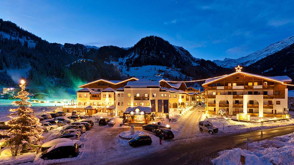 Südtirol Urlaub im Dezember - (Vor)weihnachtszeit im Hotel Schneeberg